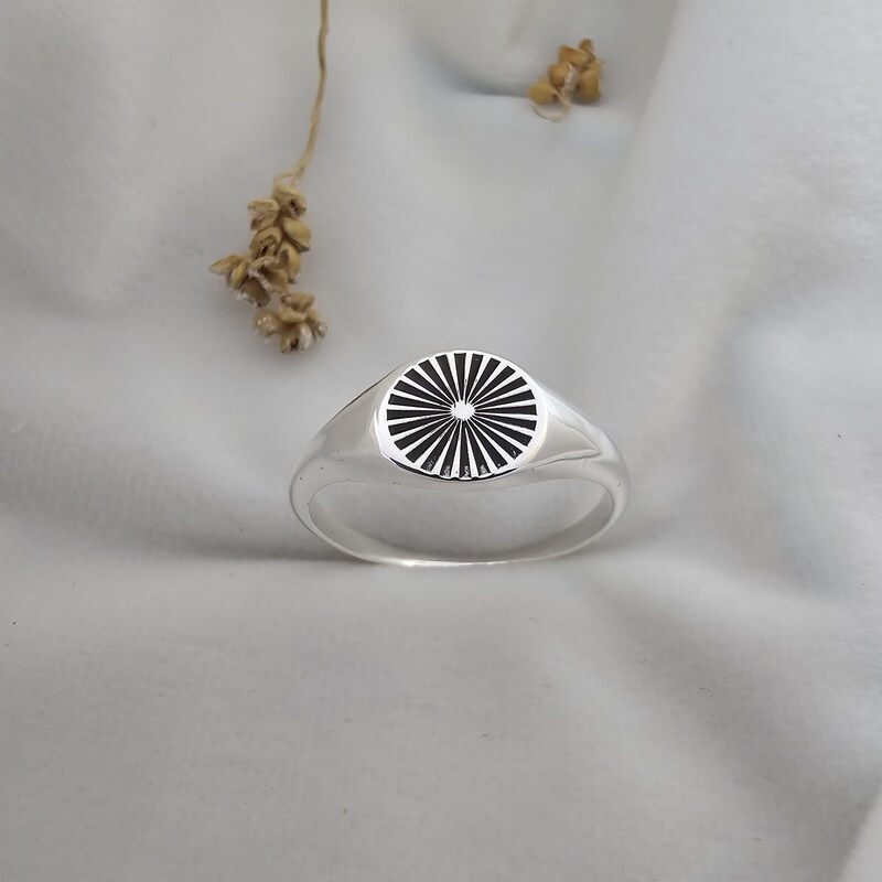 Sun Signet Ring - Etsy