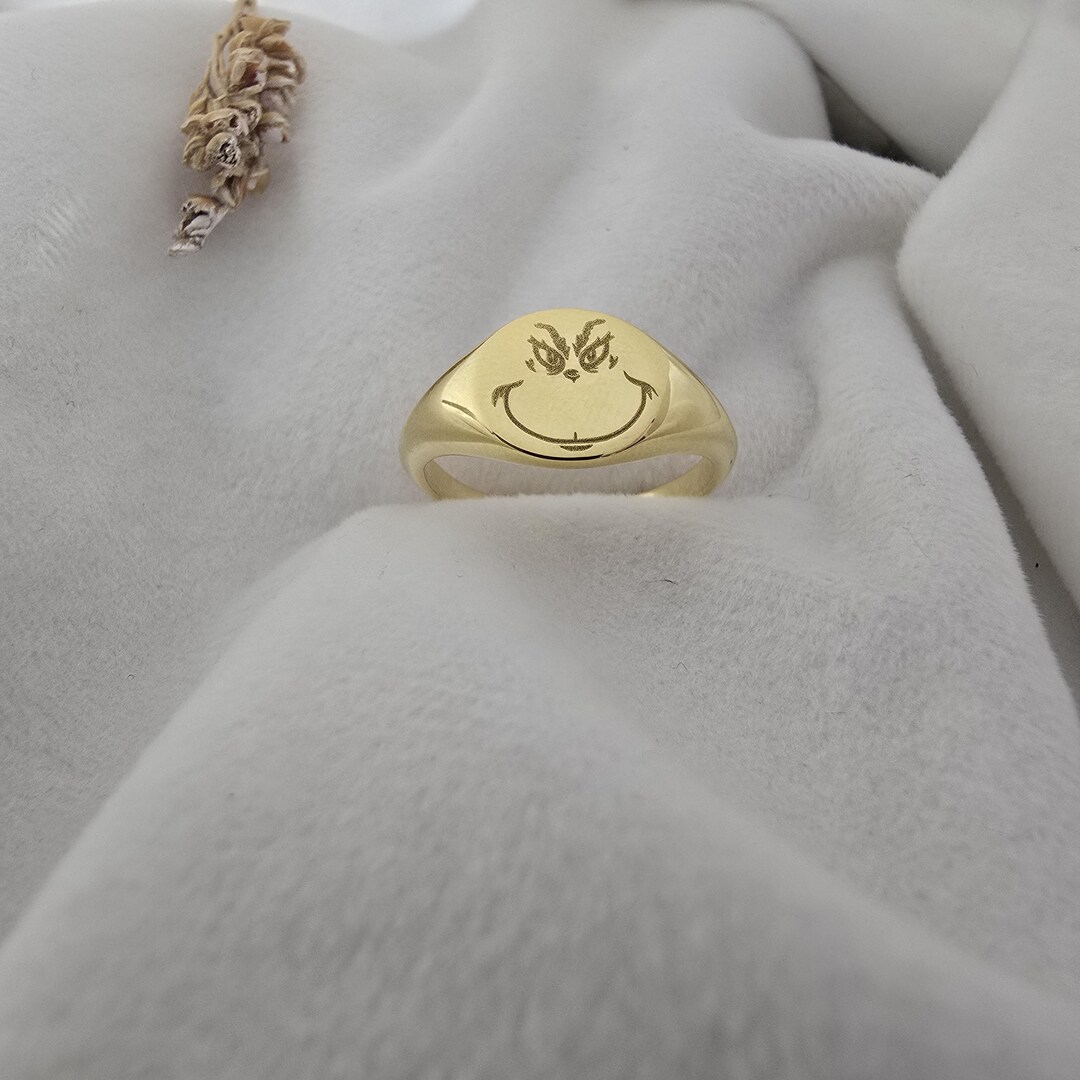 Grinch Ring, Grinch Face Engraved, Signet Rings, Grinch Jewelry, Trendy ...