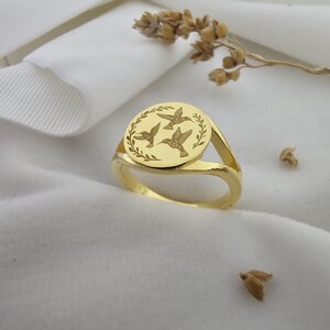 Hummingbird Ring 14K Gold, Personalized Signet Ring, Bird Engraved ...