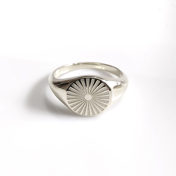 Sun Signet Ring - Etsy
