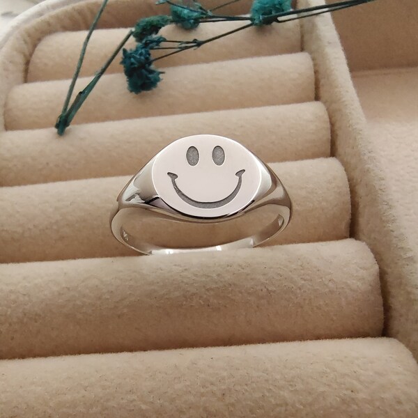 Smiley Face Ring - Etsy