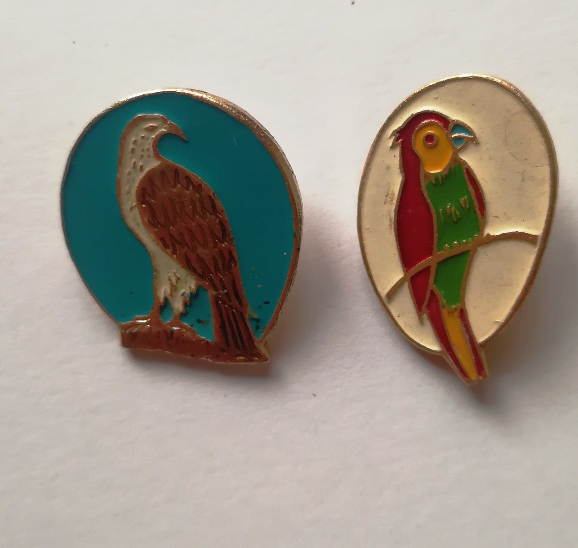Birds Vintage Pin Badges Set of 2 Colorful Badges - Etsy