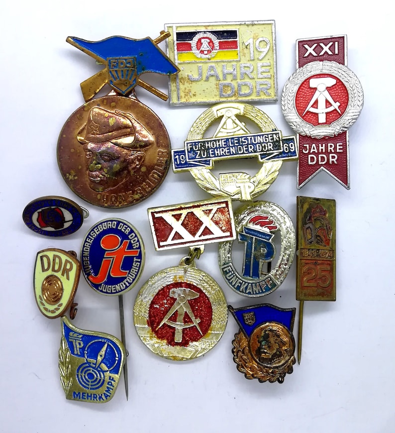 DDR Badges Mystery Set of East German Pins Original Vintage - Etsy