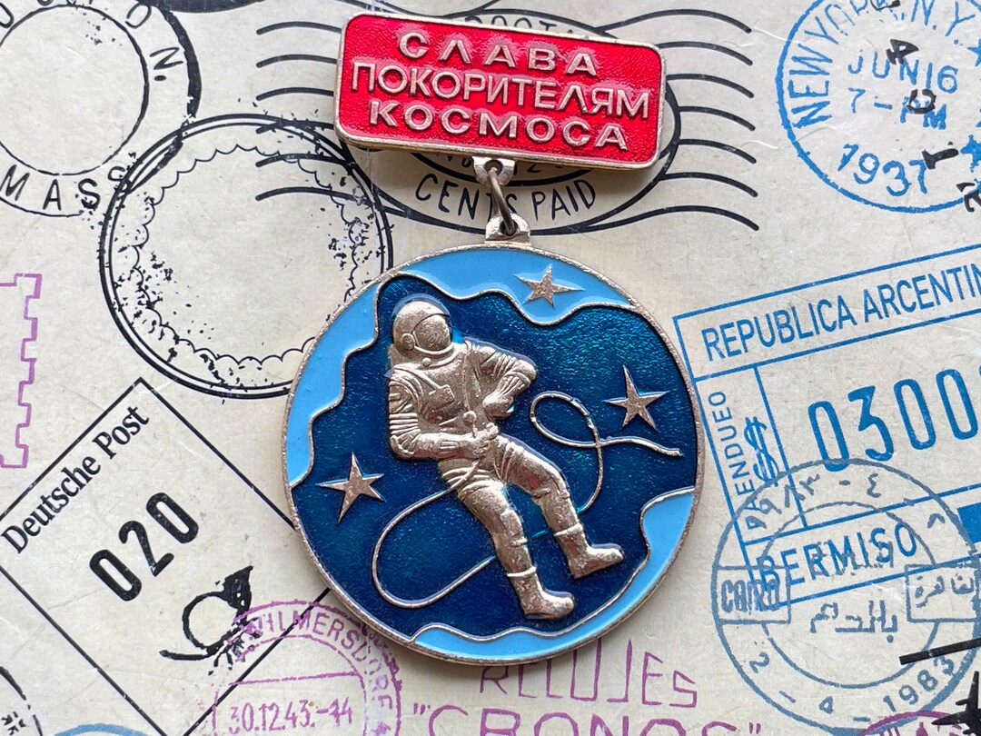 Glory to the Conquerors of Space - Vintage Collectible Pin Badge Type1 ...