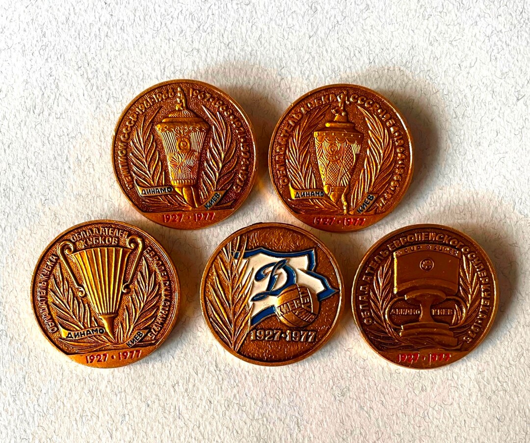 Dynamo Kiew 1927-1977, Fußball Pins, Vintage Sowjetische Pins, Sammel ...