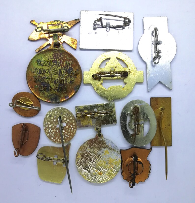 DDR Badges Mystery Set of East German Pins Original Vintage - Etsy