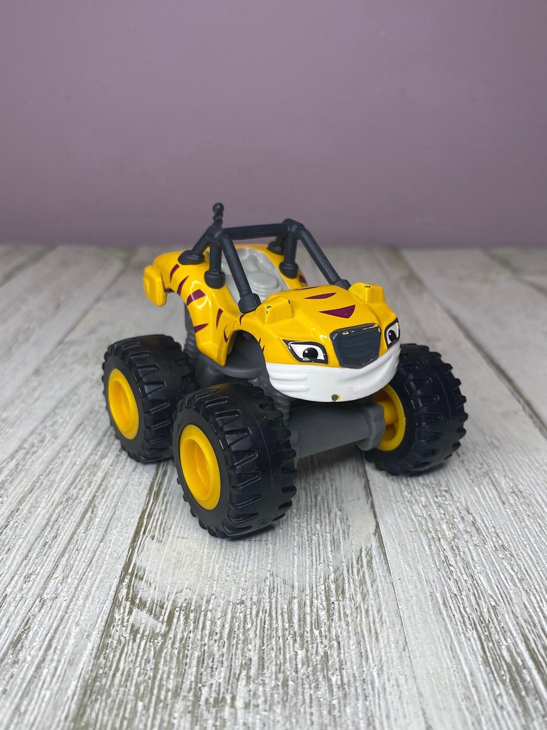 Blaze and the Monster Machines Stripes Truck Diecast Vehicle (nick Jr ...