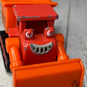 Bob the Builder 3 Muddy Muck the Bulldozer Die-cast Vehicle flaws/see ...