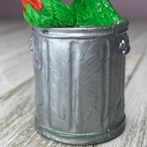 Sesame Street Oscar the Grouch With Slimey the Worm 2.5 PVC Figure/cake ...