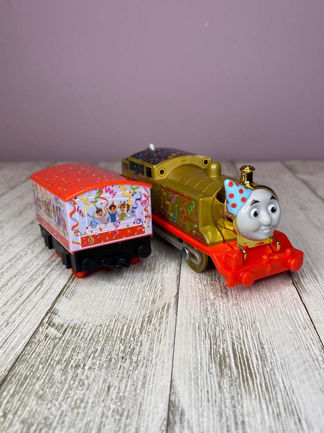 Thomas and Friends Trackmaster Golden Thomas 75th Anniversary Motorized ...