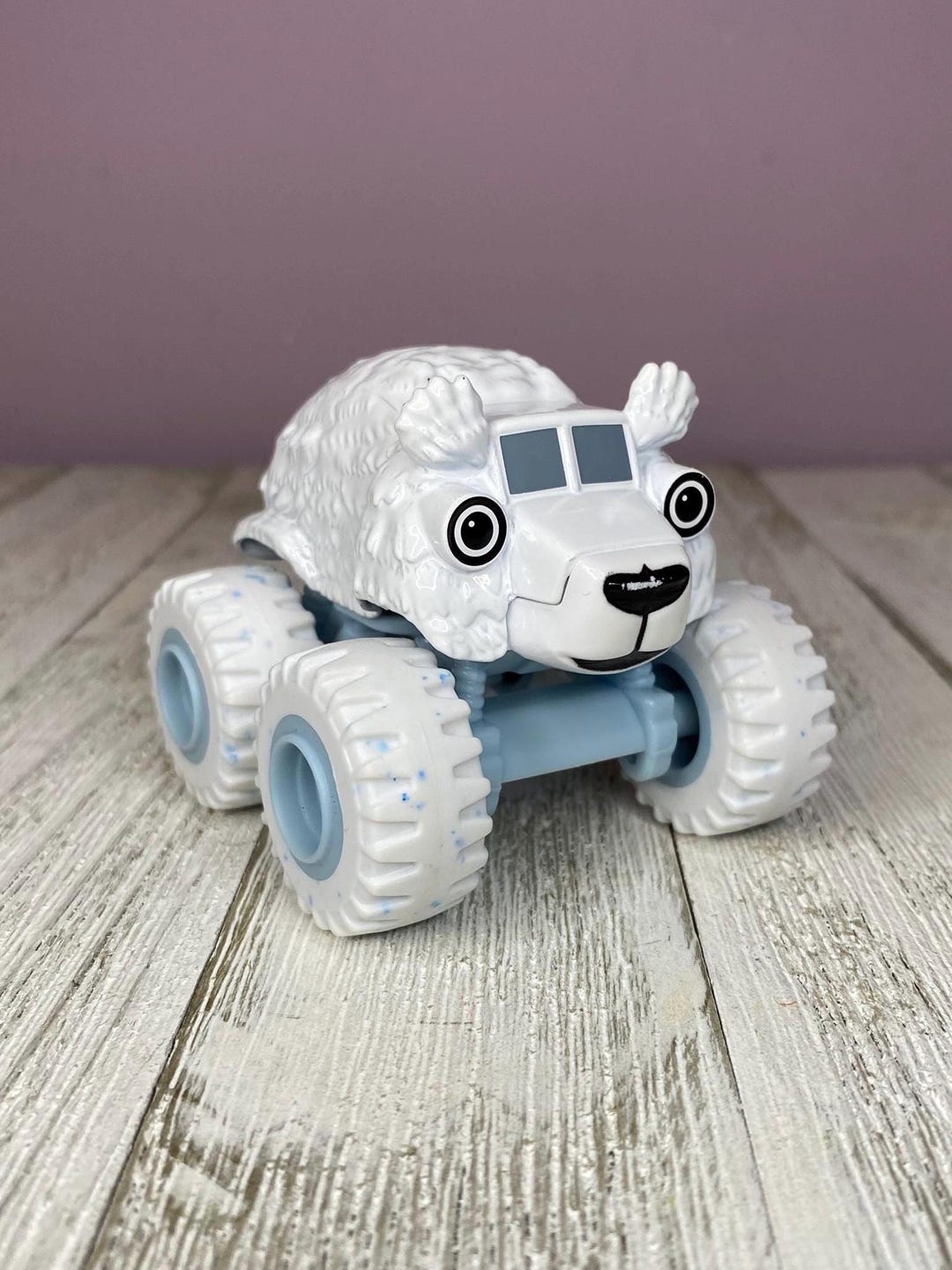 Blaze and the Monster Machines Polar Pals Polar Bear White Wheels ...