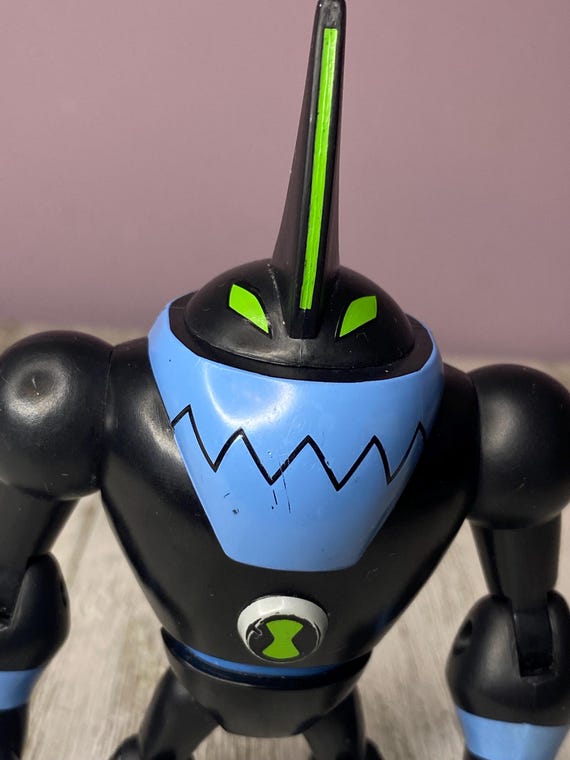Ben 10 Ultimate Alien Ultimate Eatle
