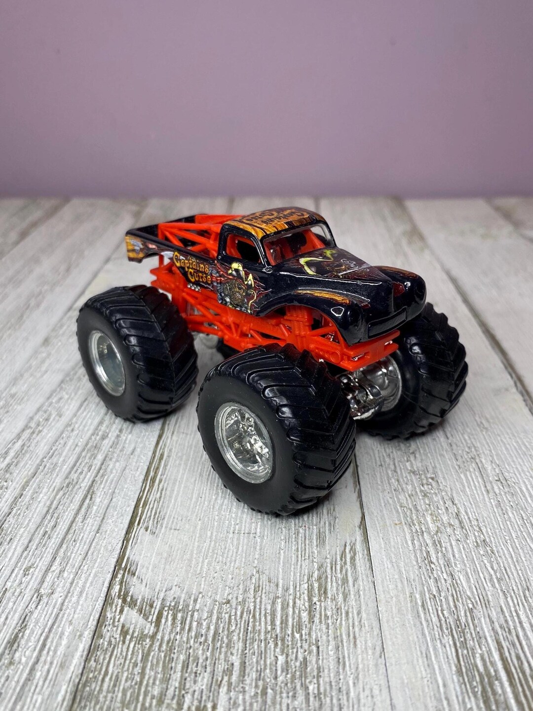 Monster Jam Captains Curse Pirate Monster Truck Metal Vehicle 1:64 ...