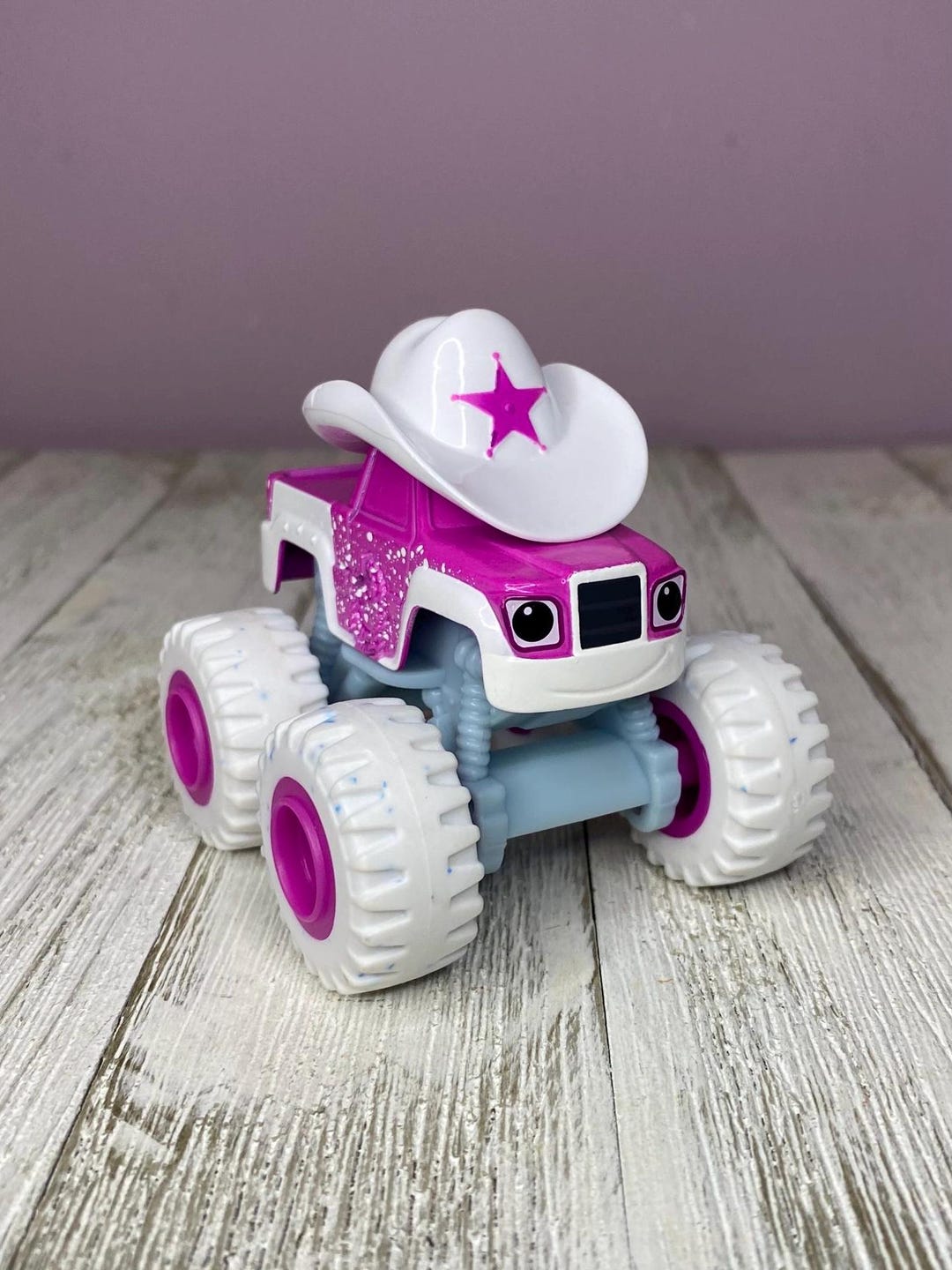 Blaze and the Monster Machines Polar Pals Starla White Wheels Diecast ...