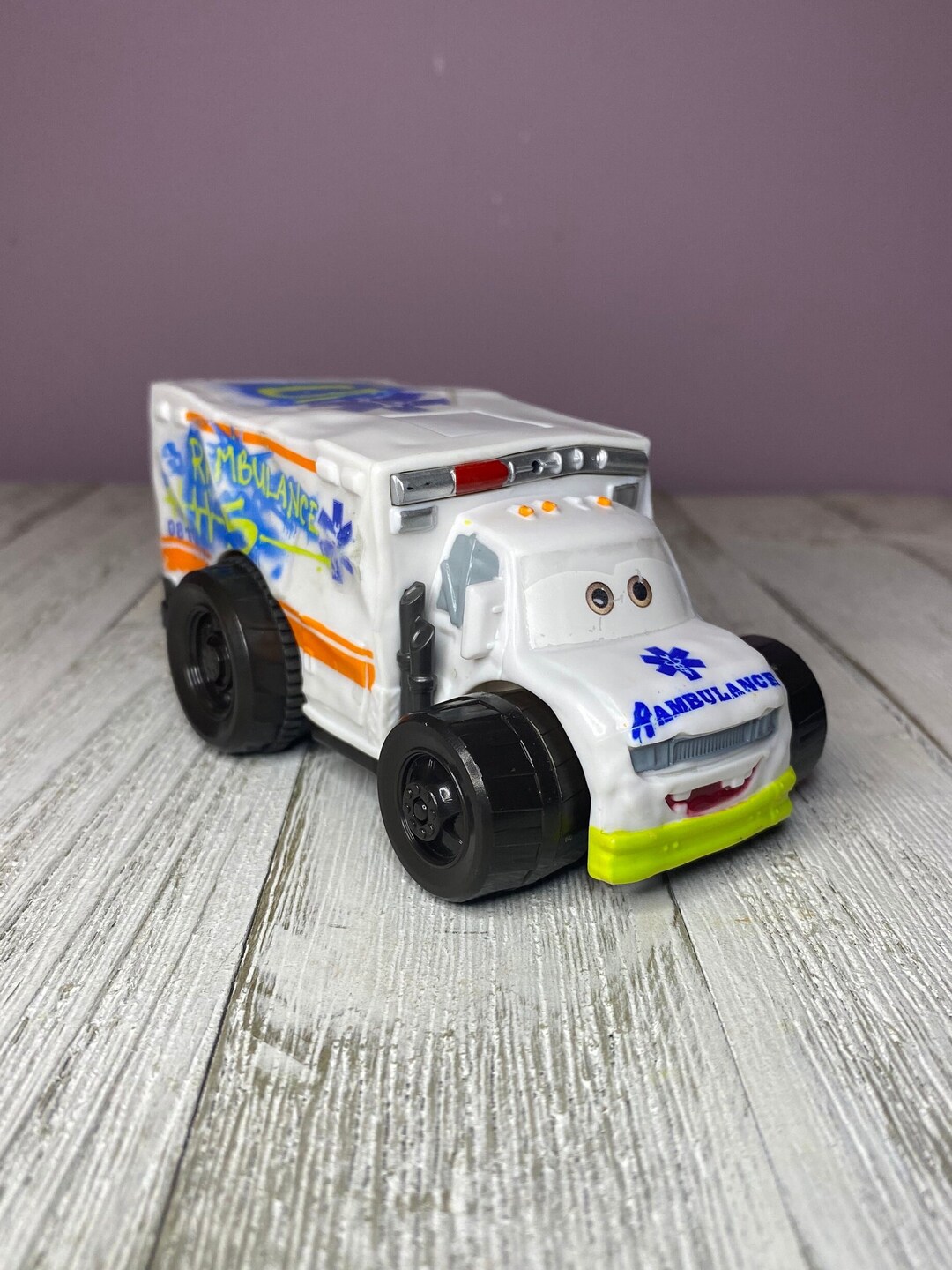 Disney Pixar Cars 3 Splash Racers Dr. Damage Rambulance Demolition ...