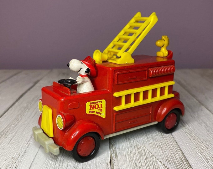 Peanuts 5” Snoopy Fire Engine Die-cast Vehicle (1965 UFS) - Etsy