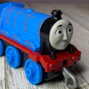 Thomas and Friends 3 Gordon Push Along Metal Train gullane, Thomas ...
