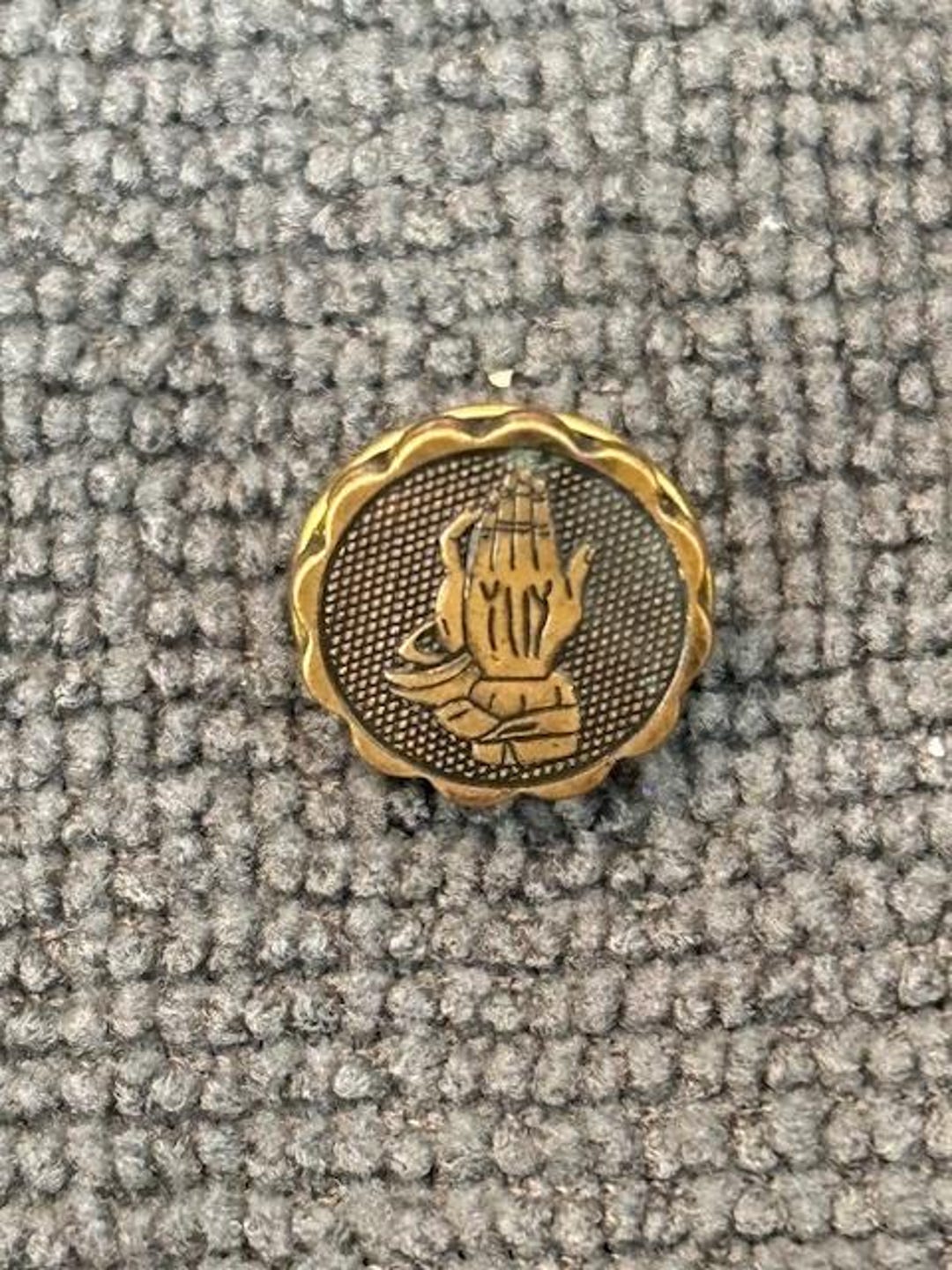 Vintage Bronze Praying Hands Lapel Pin - Etsy