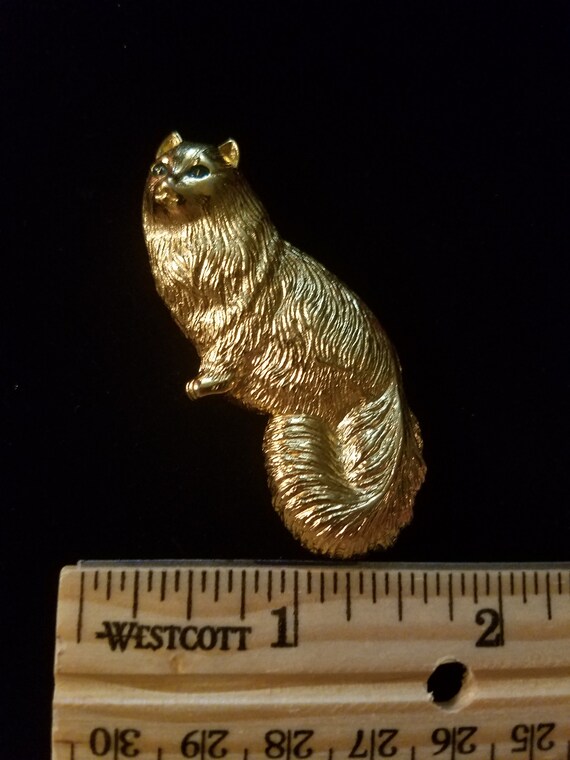 Vintage Monet Golden Green Eyed Persian Cat Pin Brooch - Gem