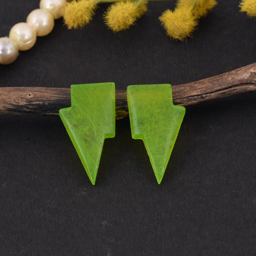 Aventurine Natural Light Green Quart Cabushion Thunder 15x28mm Flat ...