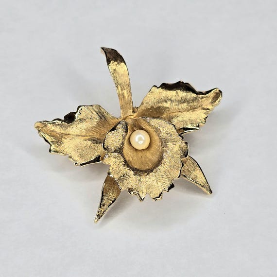 1960s Numbered Boucher Gold Tone Orchid Brooch - Gem