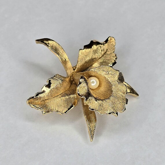 1960s Numbered Boucher Gold Tone Orchid Brooch - Gem