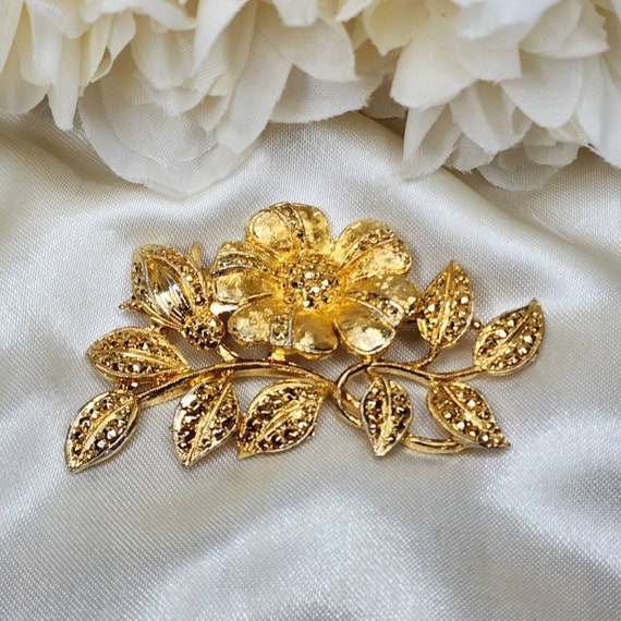 vintage kigu gold tone - Gem