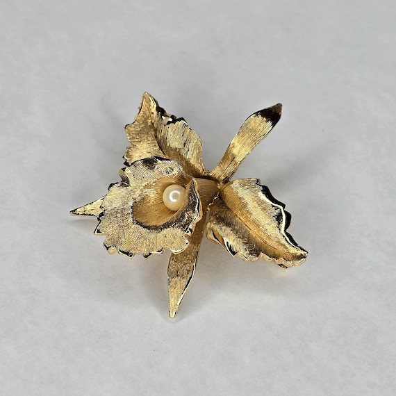 1960s Numbered Boucher Gold Tone Orchid Brooch - Gem