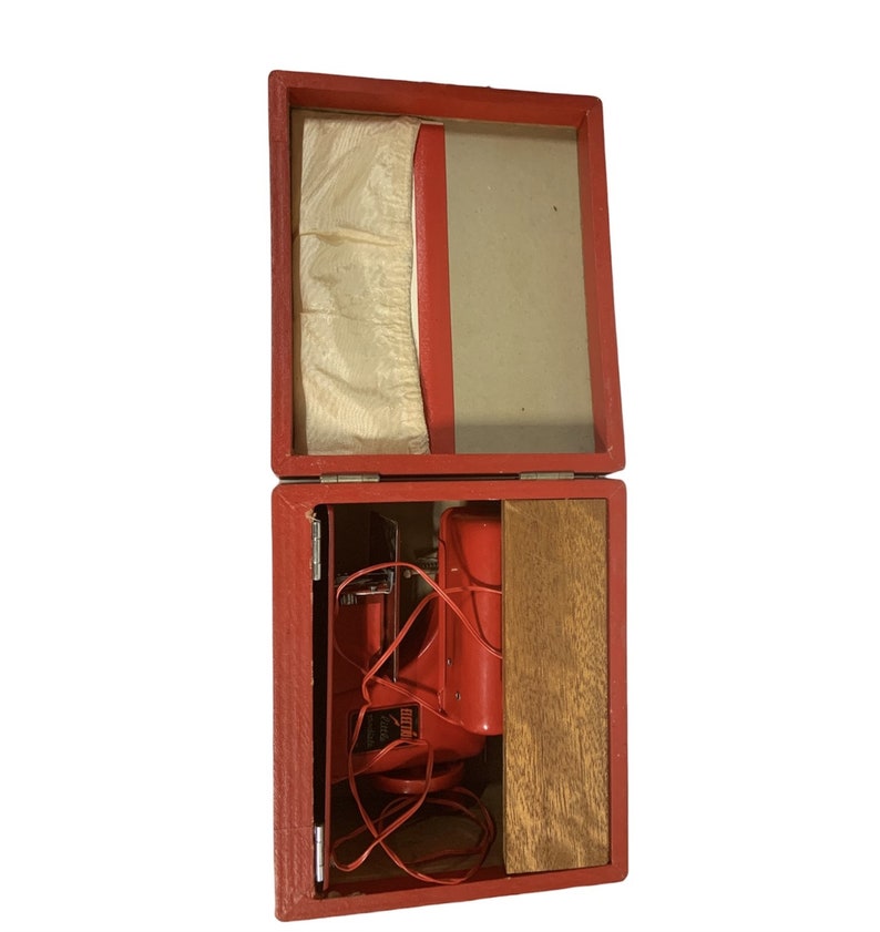 Electric Little Modiste Japan Vintage Sewing Machine Boxed Battery Red ...