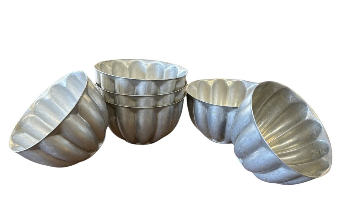 Dessert Molds Metal Custard Bowls Set of 6 Vintage Scalloped Ramekins ...