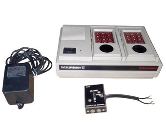 Vintage 1982 Intellivision II Video Game Console and Controllers ...