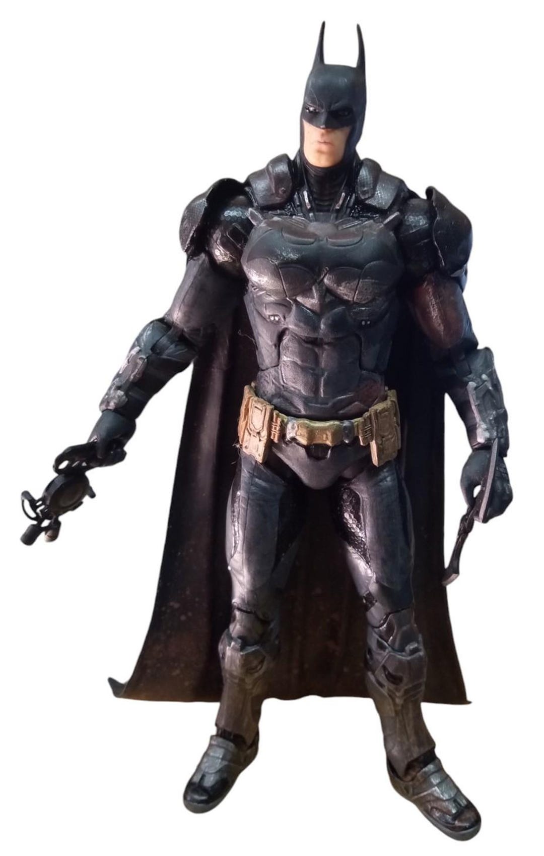 DC Collectibles Arkham Knight Battle Damaged Batman Figure Collectible ...