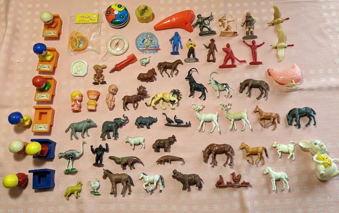 Huge Lot of Old Toys Hong Kong Crakers Jack 50 Plastic Pieces Animal ...