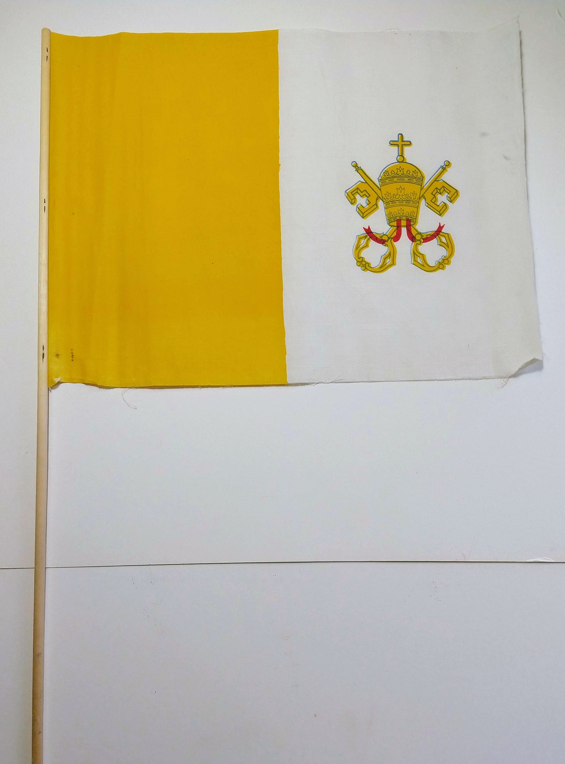 Vintage 1940 Catholic Flag of the Vatican Linen 11.5 X 15 Free Shipping ...