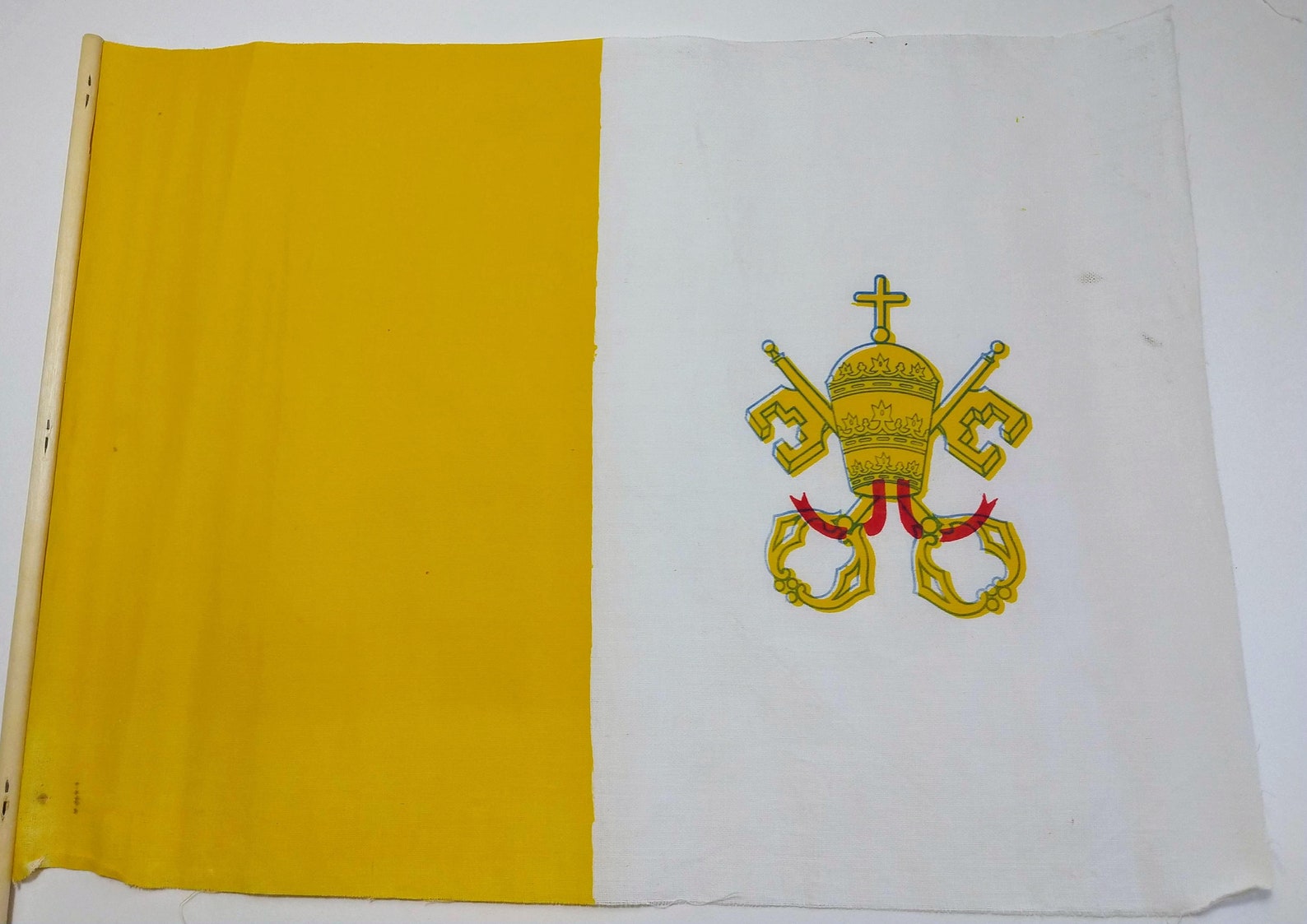 Vintage 1940 Catholic Flag of the Vatican Linen 11.5 X 15 Free Shipping ...