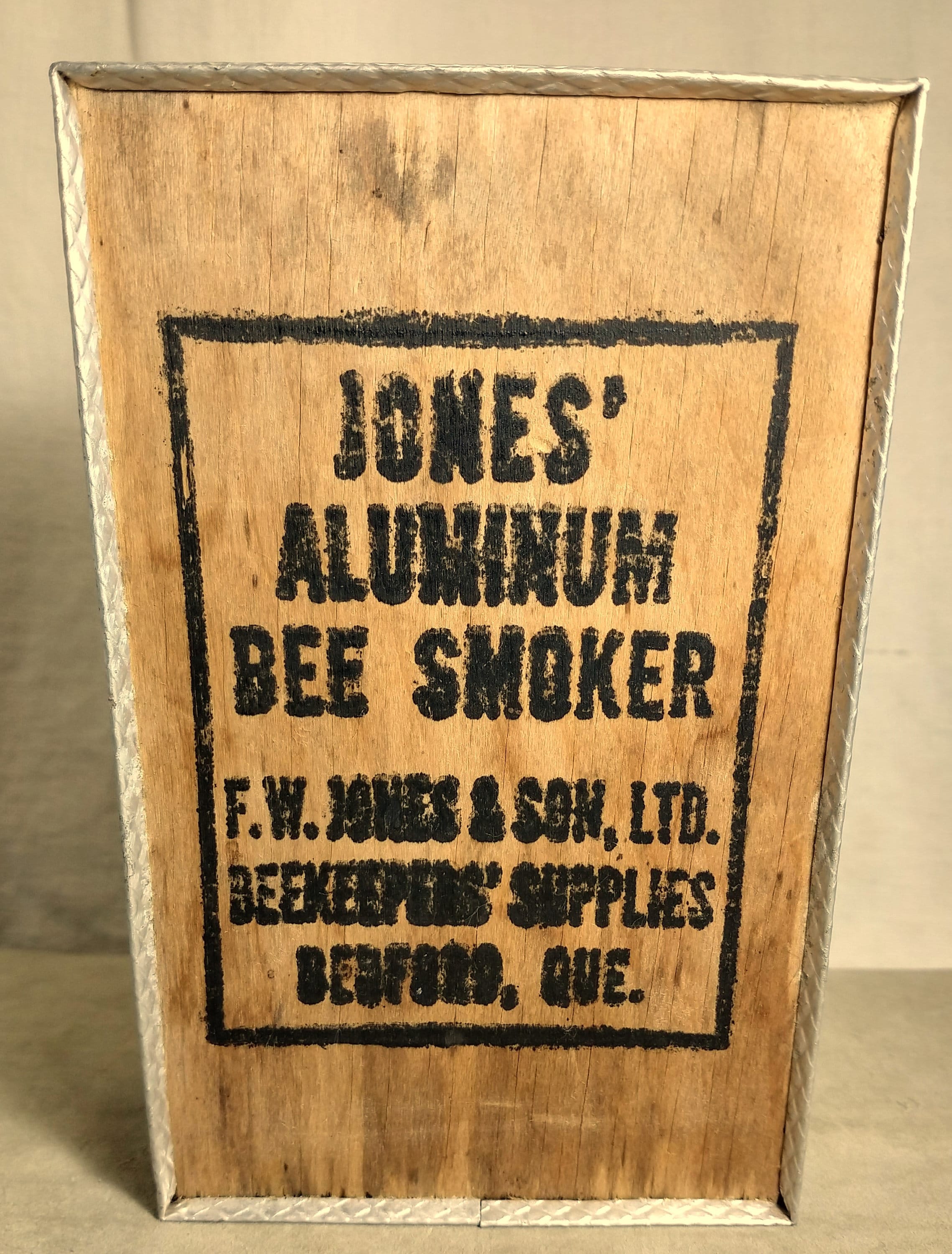 Bee Smoker Vintage Jones Aluminum Bedford Quebec Free Shipping Canada ...