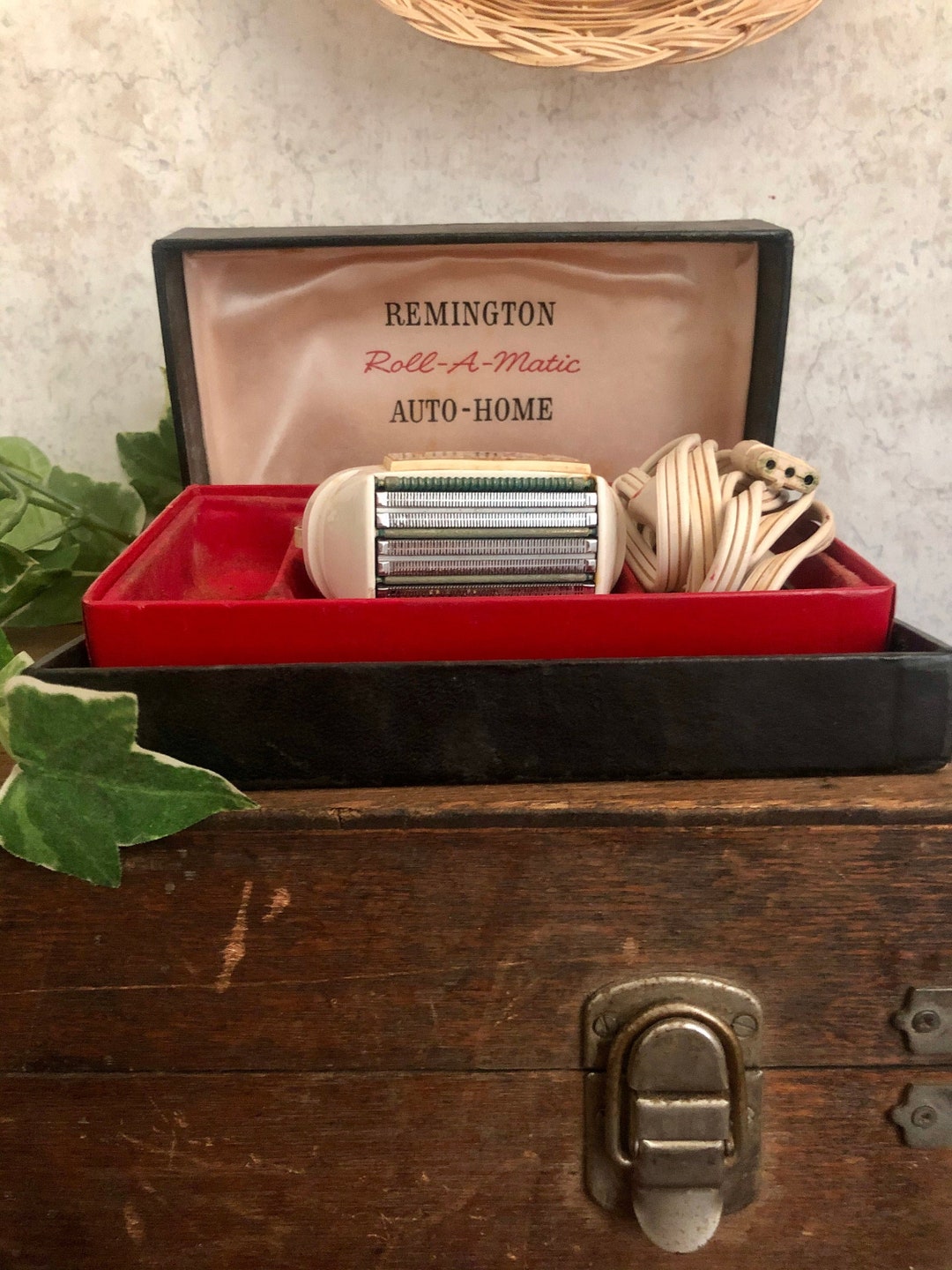 Vintage 1950s REMINGTON Roll-a-matic Home Electric Shaver - Etsy