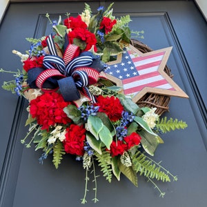 Red White and Blue Patriotic Star Wreath, Red Geranium Summer Wreath ...