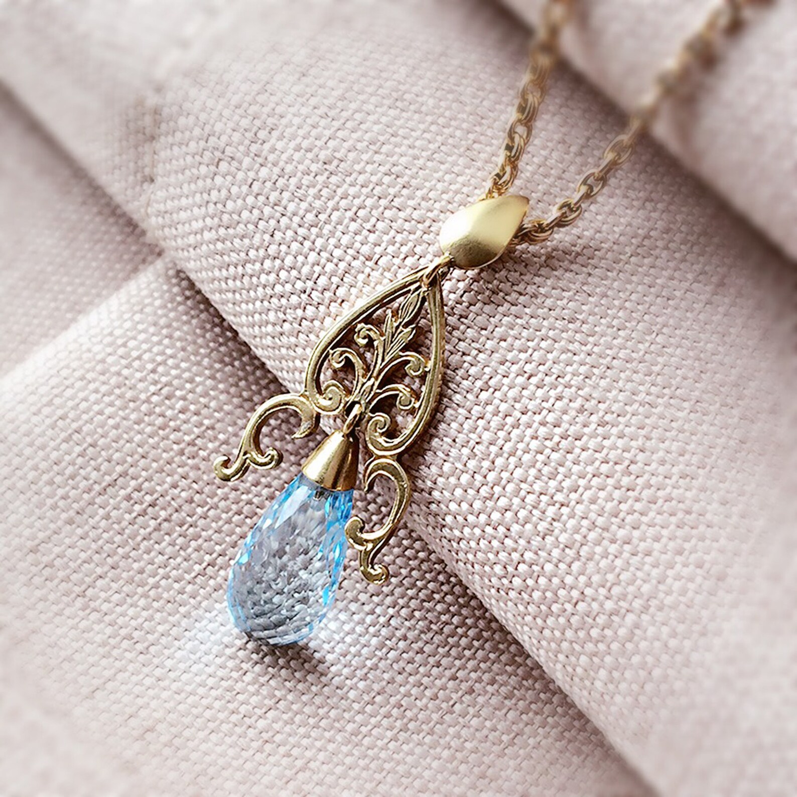 A 18K Gold and Topaz Pendant With Chain - Etsy