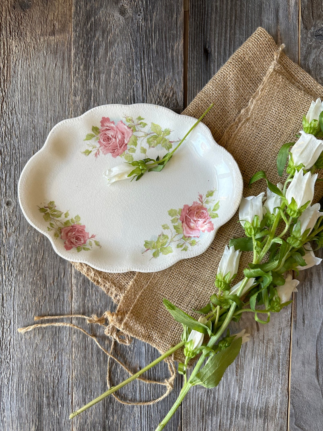 Chippy Oval Plate With Pink Roses Scalloped Edge Shabby Chic Bedroom ...