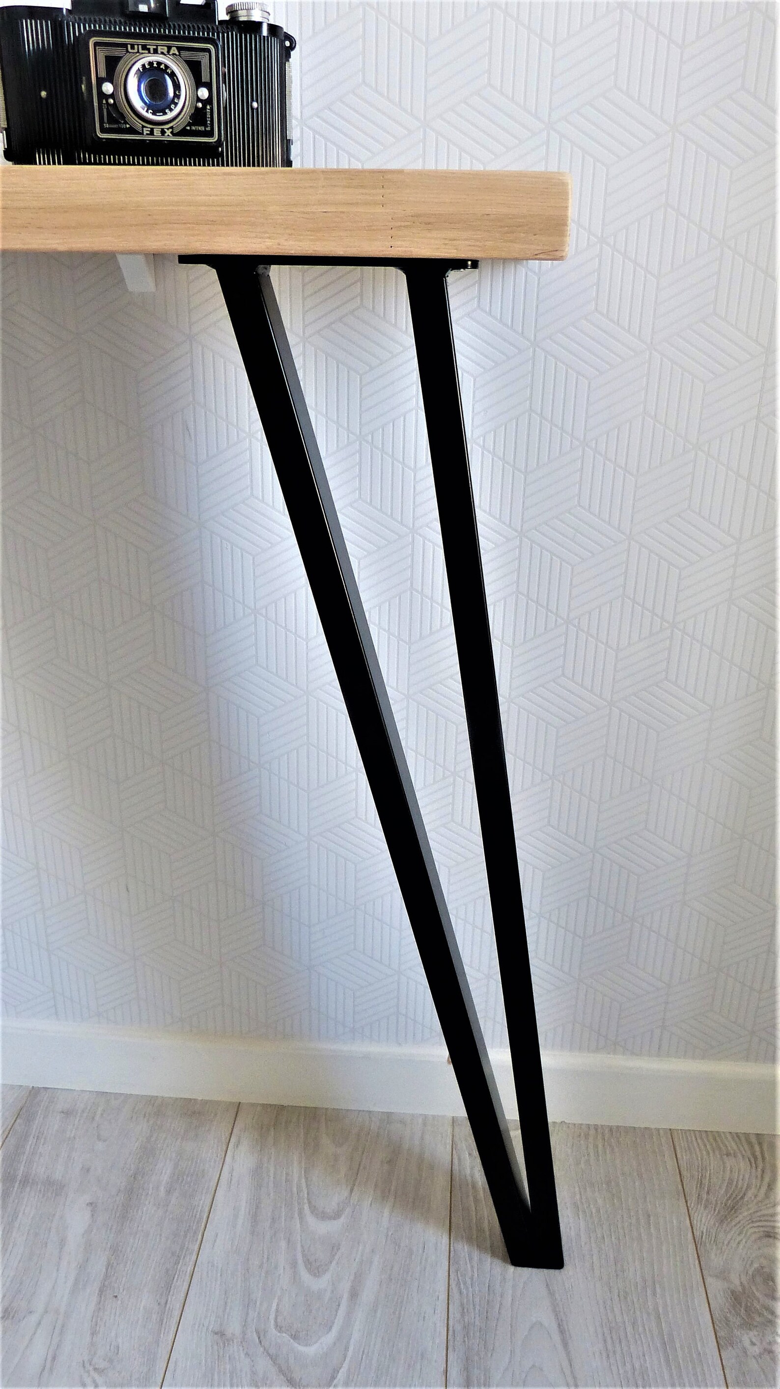 Console style industrielle en chêne avec pied métal en équerre | Etsy ...