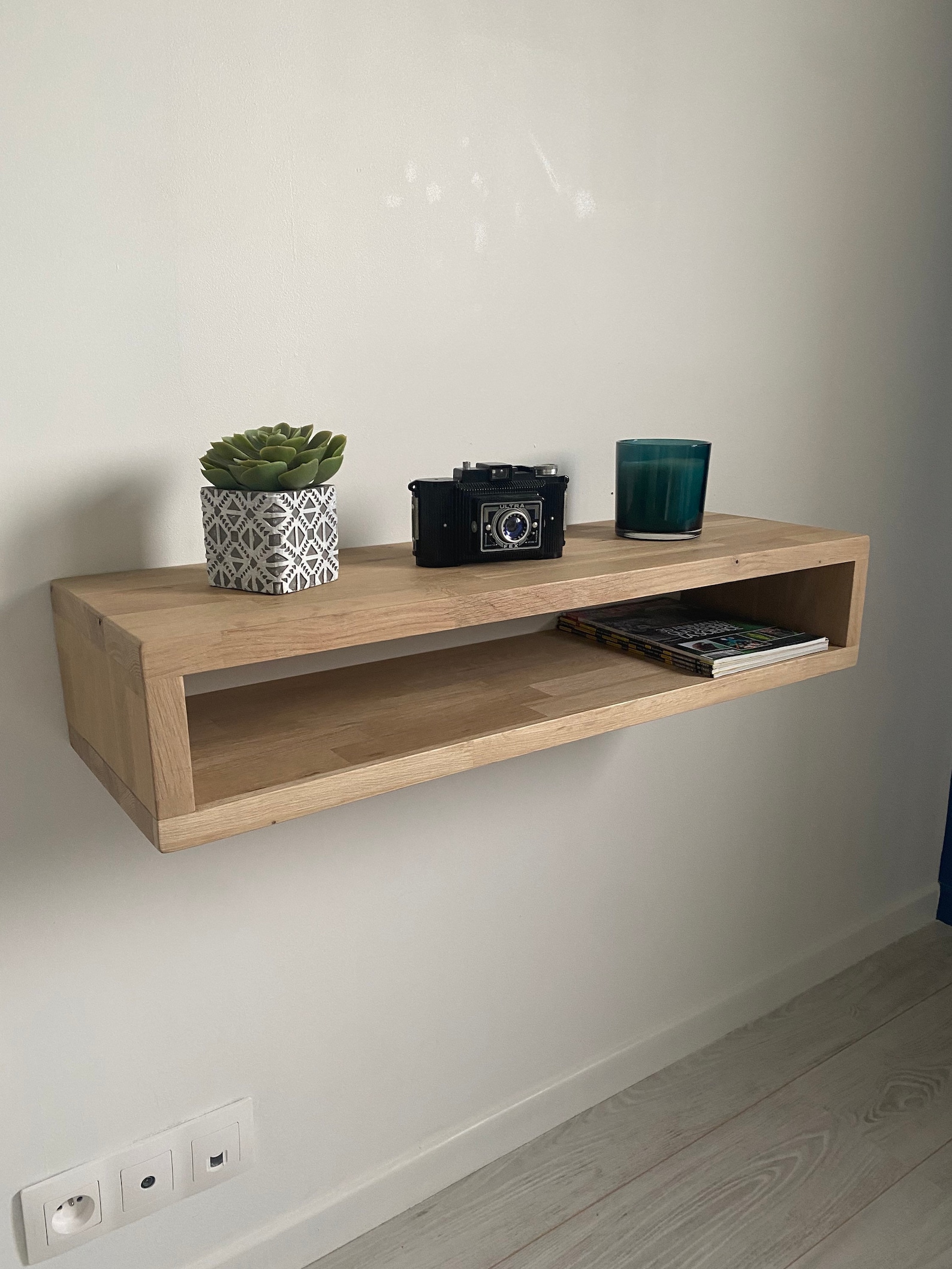 Console / Meuble TV / Etagere flottante en chene - Etsy France