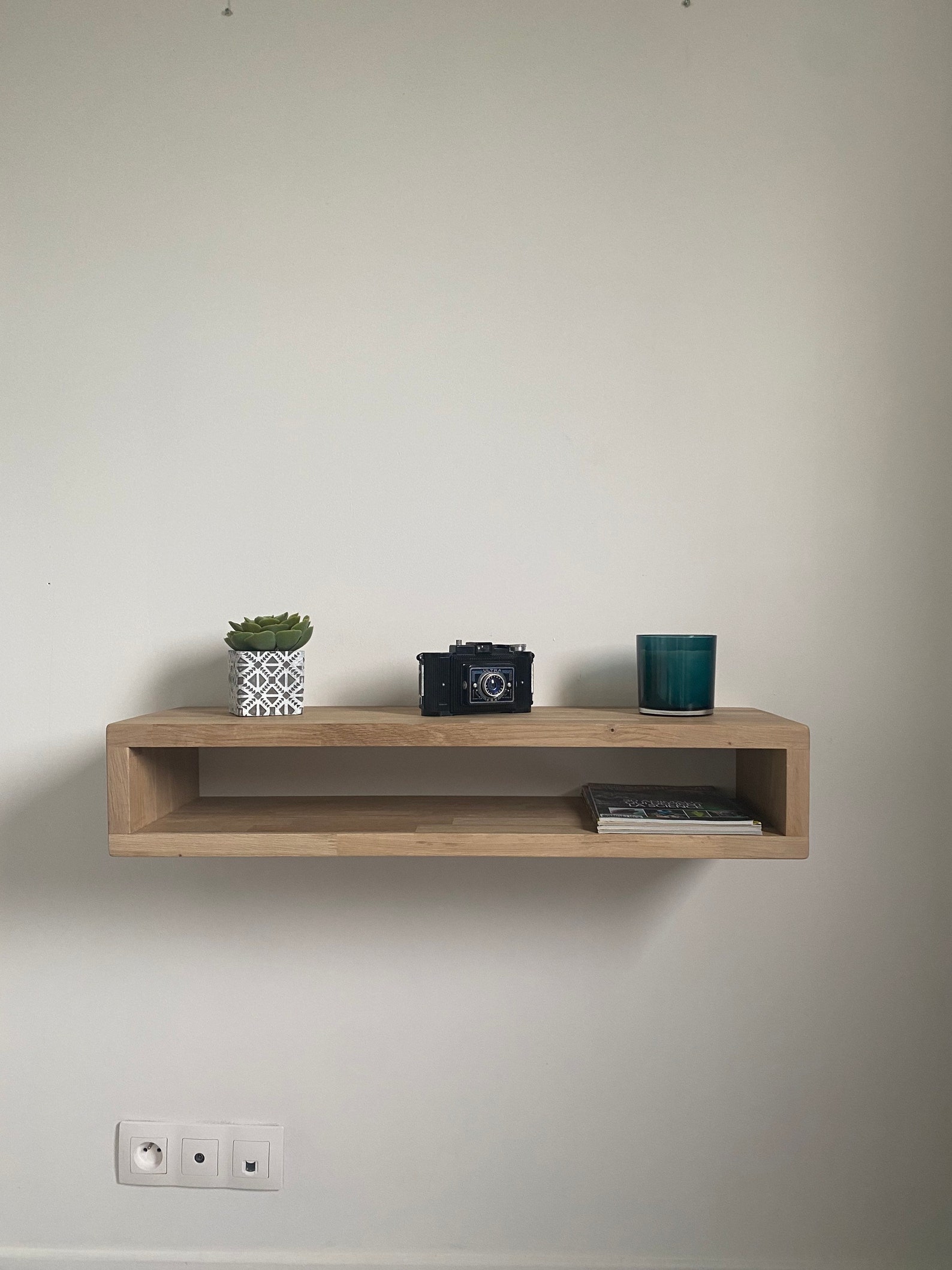 Console / Meuble TV / Etagere flottante en chene - Etsy France