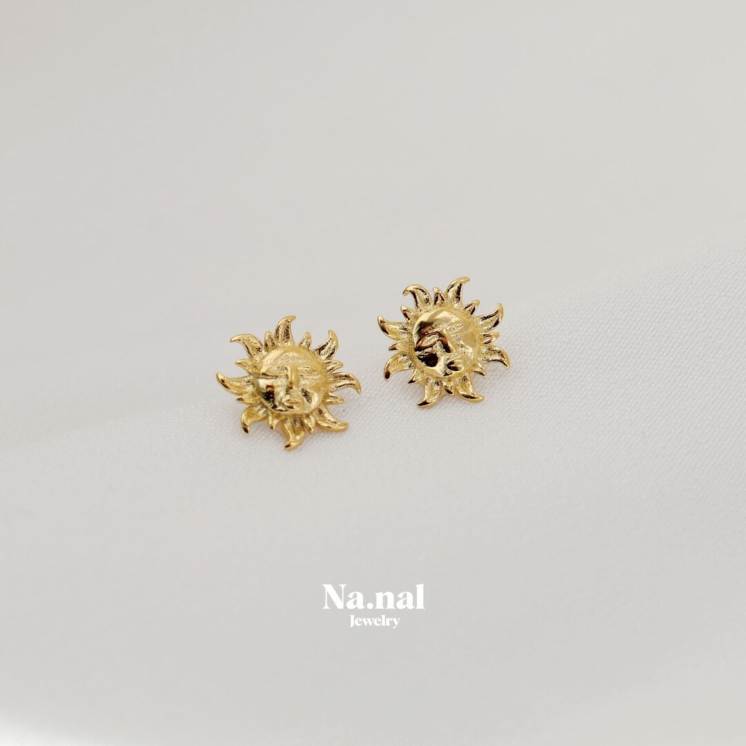 Sun Stud Earrings•tiny Sunburst Sun Face Stud Earring in Heavy 18k Gold ...