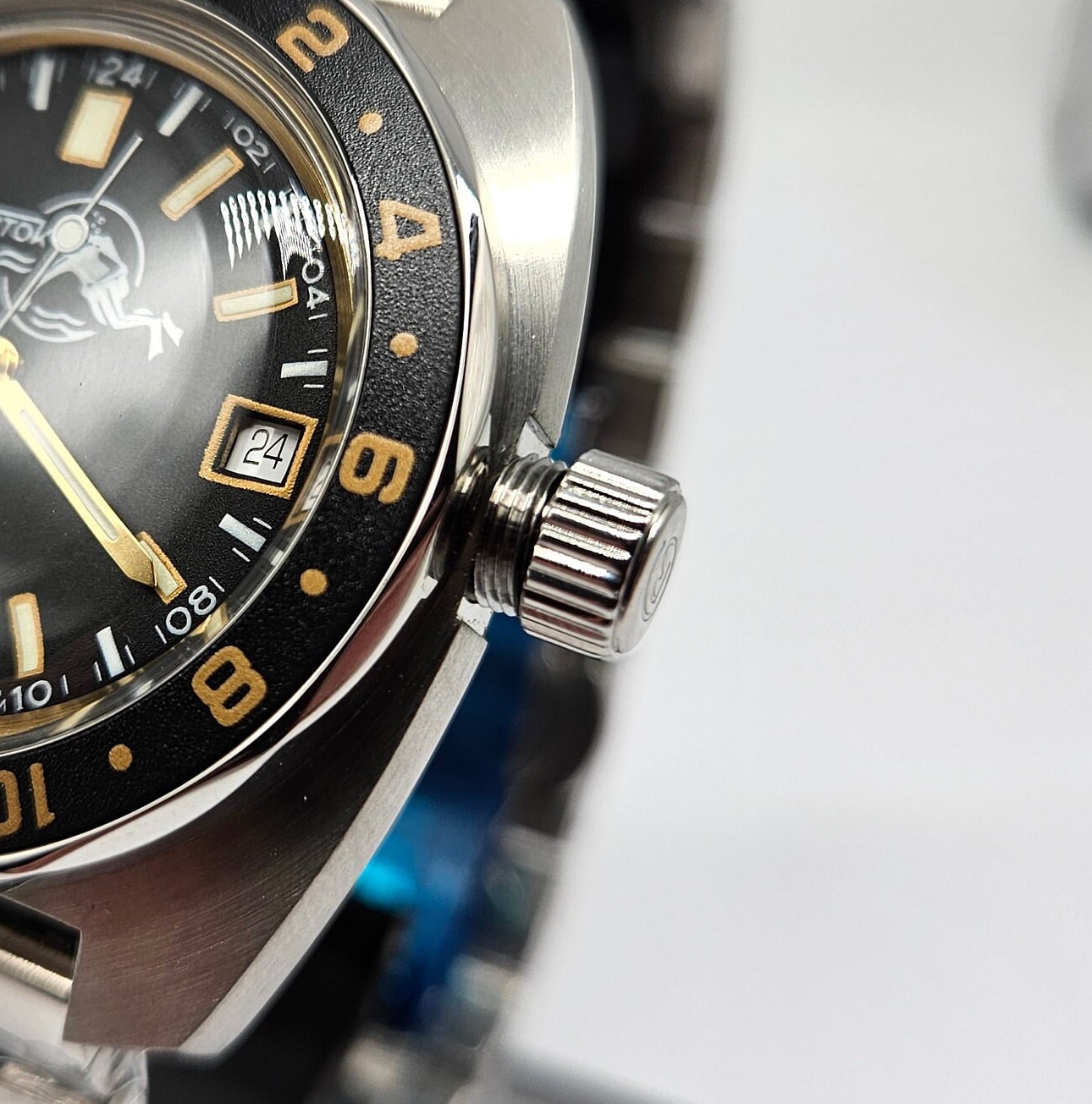 Vostok Amphibia Scuba Dude 2431 Diver 200M 17005B Gold & Black Brand ...