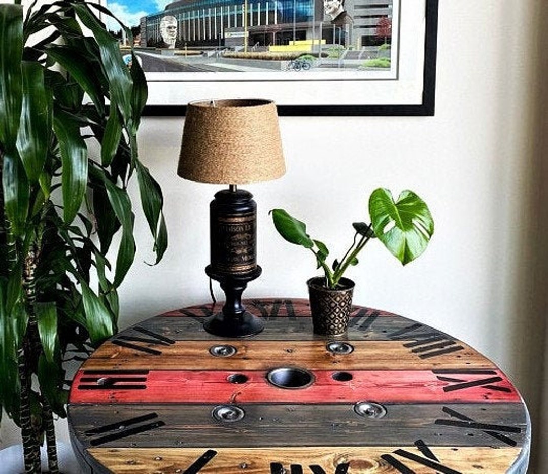 Rustic Spool Wood Round Table – 20