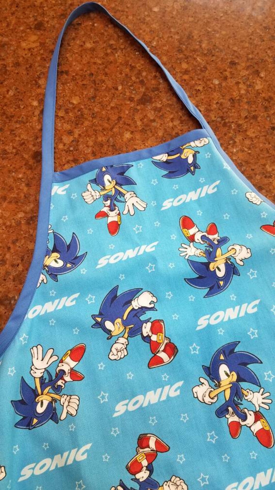Loveable Sonic the Hedgehog! Child Sized, Machine Washable Kids Apron ...