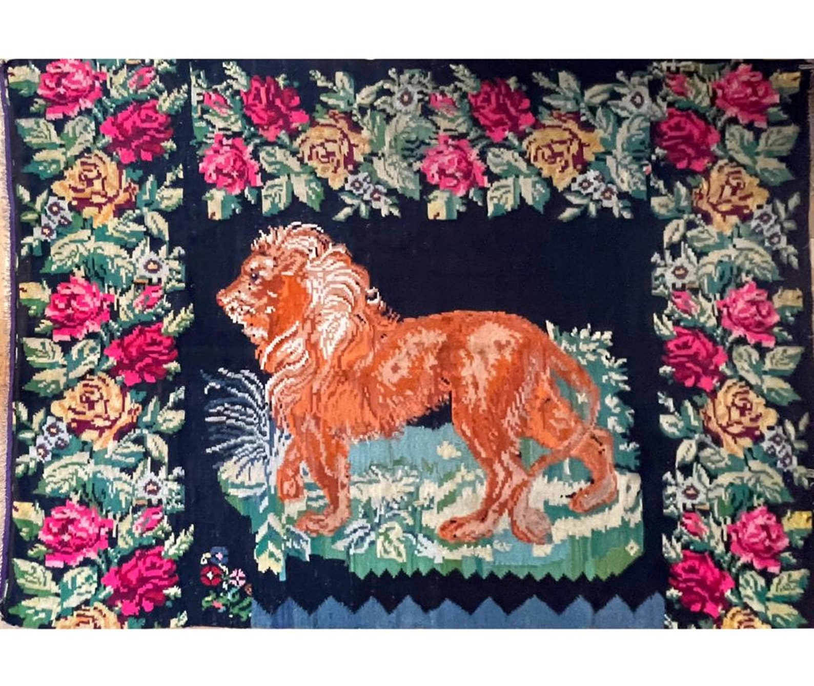 Large Antique Rug With a Majestic Lion and Floral Decor - Etsy