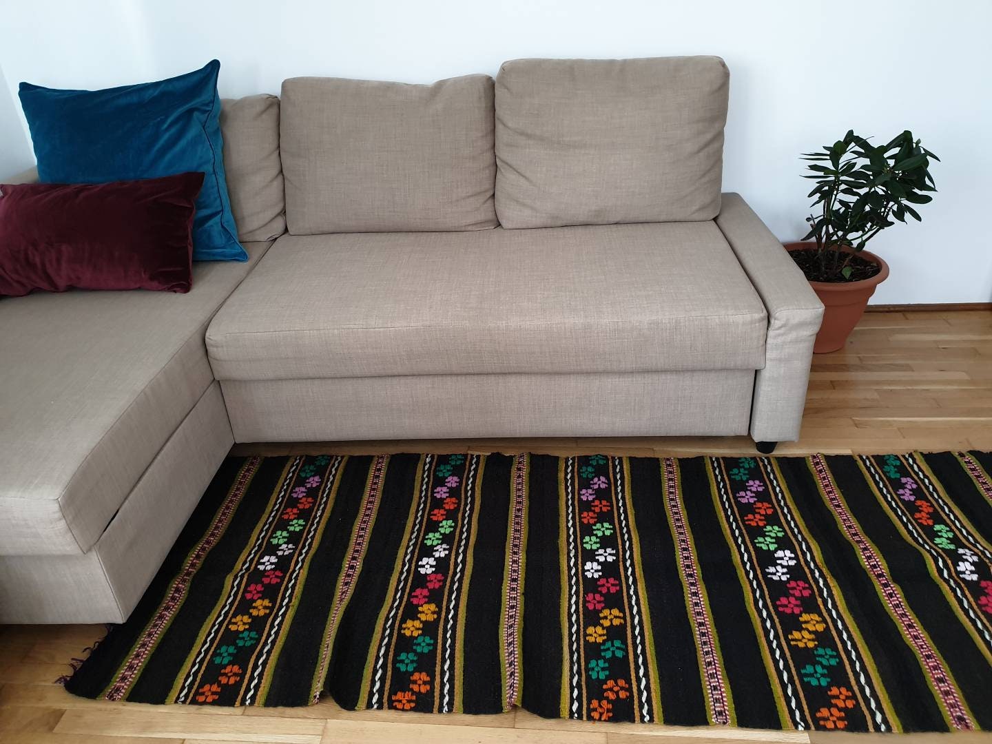 Beautiful black wool runner with stylized delicate flowers in | Etsy