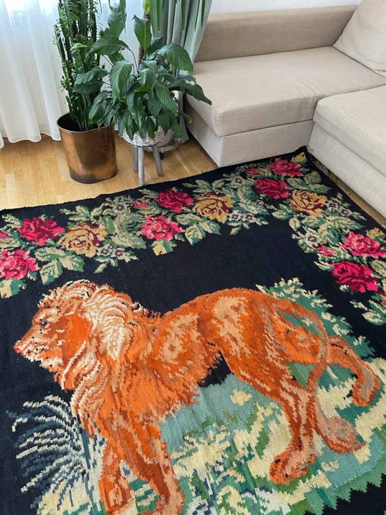 Large Antique Rug With a Majestic Lion and Floral Decor - Etsy